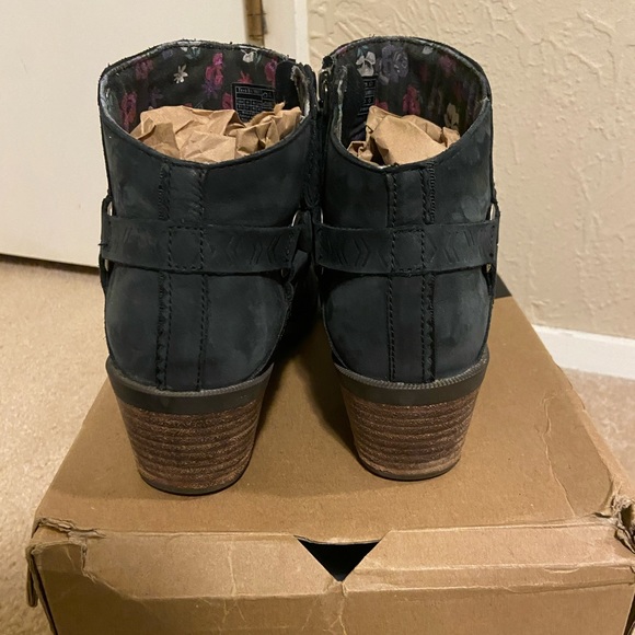 Teva | Shoes | Teva Womens Foxy Boot Size 85 Black | Poshmark
